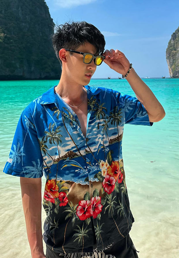Sukrit Cnw หนุ่มหล่อตี๋ สูงยาวเข่าดี ผิวขาวอมชมพู วัยรุ่นเมกาตัวจริง